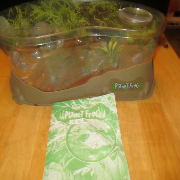 Uncle Milton | Small Pets | Uncle Miltons Planet Frog Live Frog Habitat ...